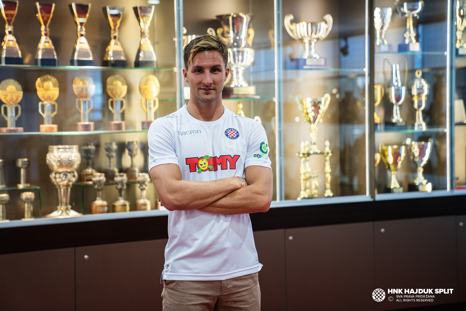 Stefan Simić od danas službeno Hajdukov do ljeta 2023. godine! • HNK ...