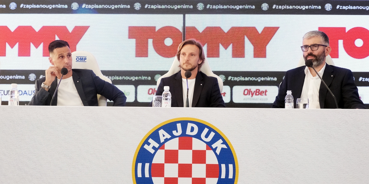 Svečano predstavljen Ivan Rakitić: Tisuće navijača ga dočekale ispred Poljuda • HNK Hajduk Split