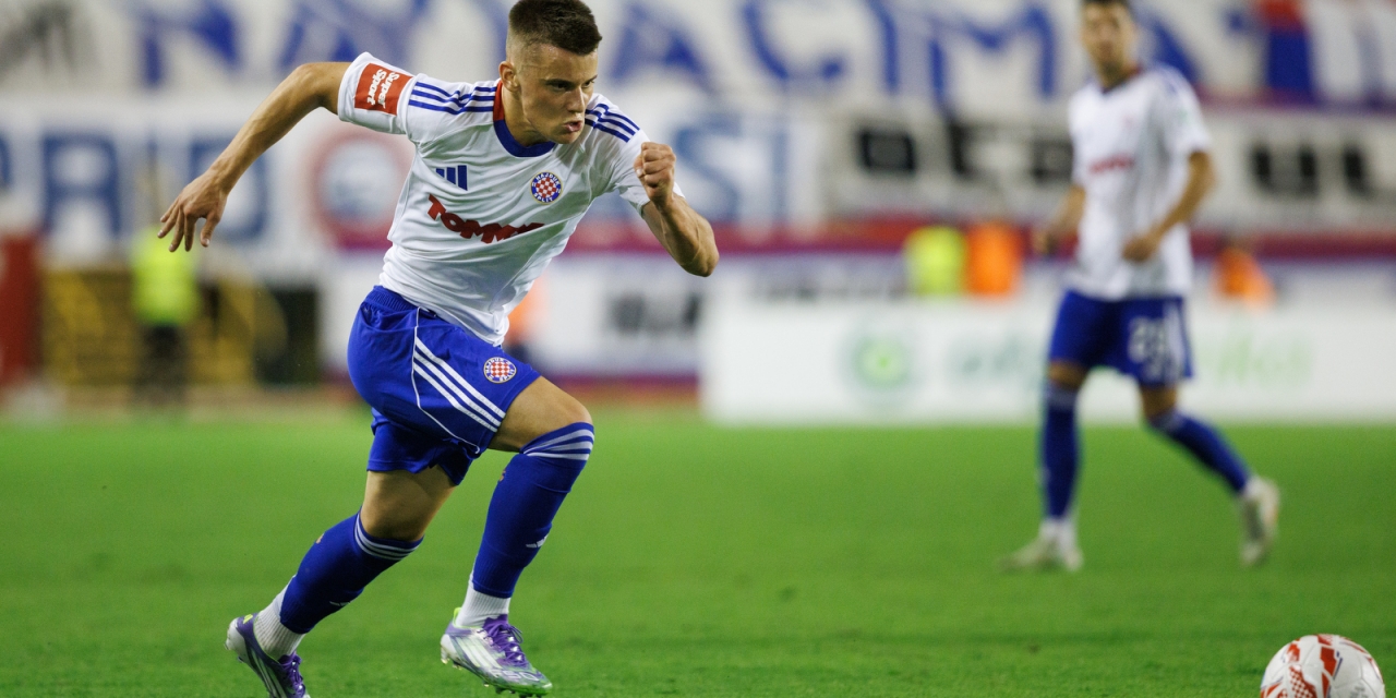 Hajduk danas od 21 sat igra protiv Slaven Belupa na Poljudu! • HNK ...